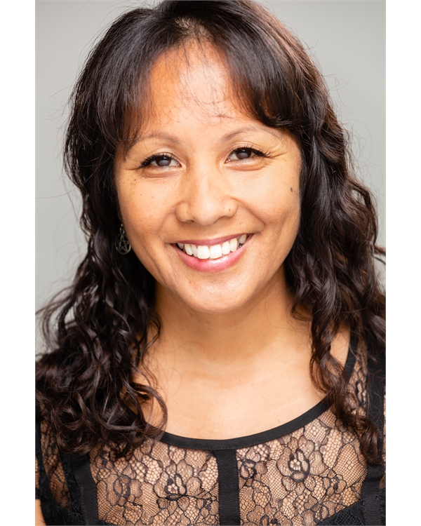 Lara Thomas's Instagram, Twitter & Facebook on IDCrawl